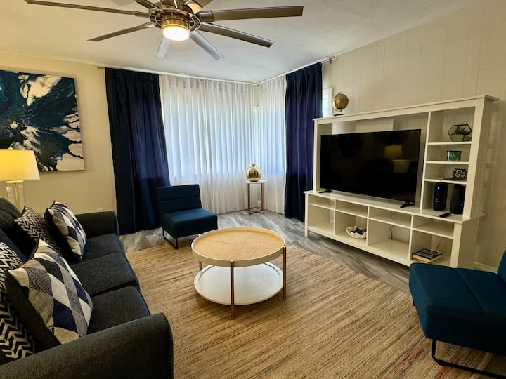 15 Steps To The Beach! 2 Bedroom Beach Paradise! - Indian Rocks Beach, FL