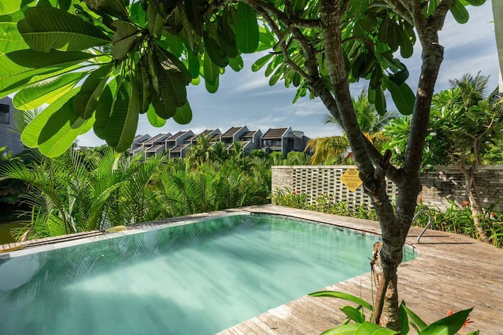 Casamia Hoi An 5brs Villa With Pool Besides River - Vietnam