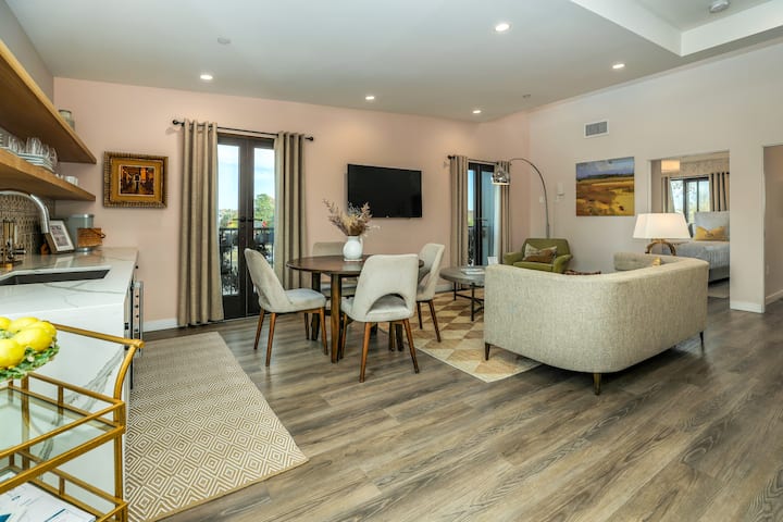 The Lofts At Pmw - The Oak Room - Paso Robles, CA