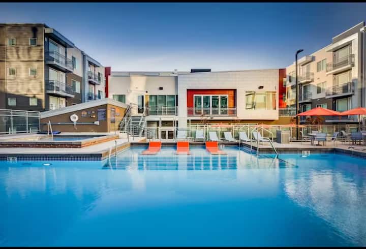 Modern Resort Inspired 2br Apt W/ Pool/gym/hot Tub - Salt Lake City, UT