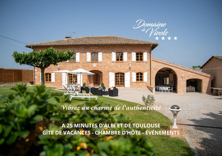 Domaine De Vizols-gite 4 éToiles Avec Piscine-15p - France