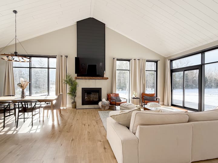 Cavendish Modern Chalet W/ Hot Tub - Seawood Haven - Cavendish