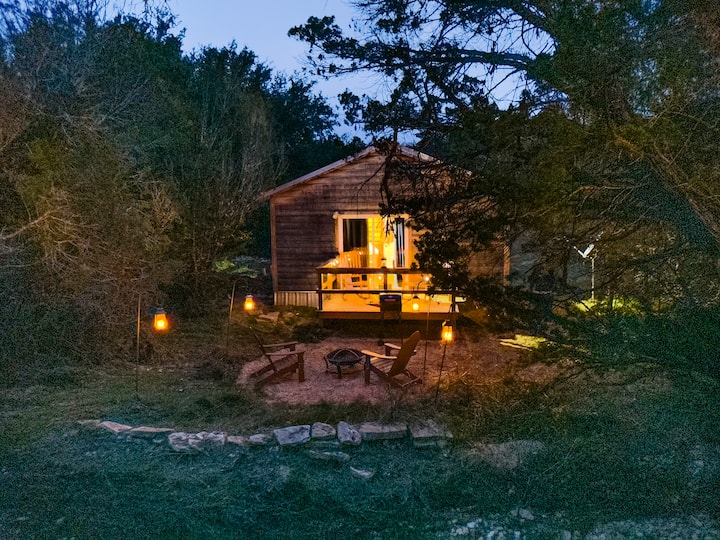 Tiny Log Cabin Near Fossil Rim | Countryside Views - Fossil Rim Wildlife Center