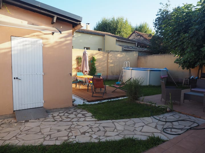 Studio  Indépendant Climatisé Au Calme - Avignon