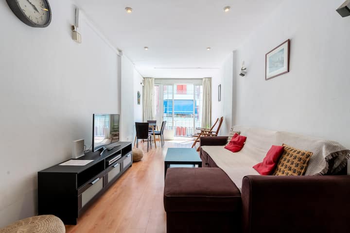 Apartment In Pedestrian Street Asuncion. - Camas