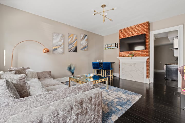 Walk To Restaurants, Shopping, Nightlife + Pacman - Louisville, KY