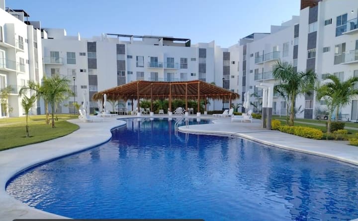 Cómodo Depto. En Condominio A/c Junto Alberca - Acapulco