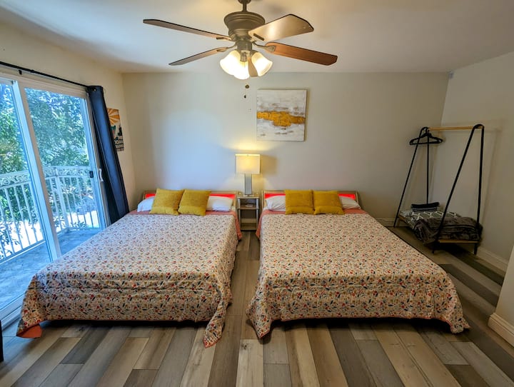 1 Bedrooms And 1 Private Bath - San Diego, CA