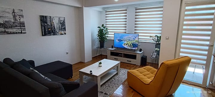 Spacious Modern Apartment With Private Parking - Skopje