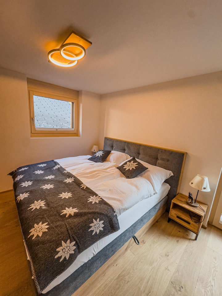 White Flake Studio - Zermatt