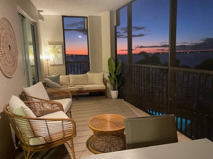 Stunning River Views - Fort Myers, FL