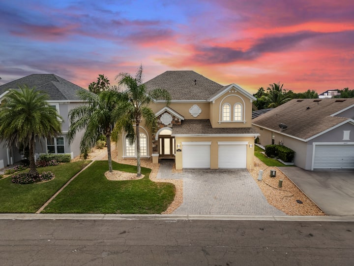 Disney Villa: 5br Pool Home Sleeps 16 Near Parks - Davenport, FL