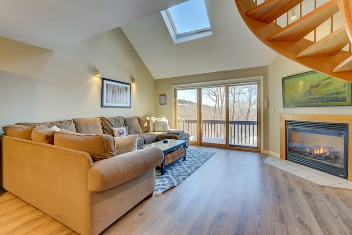 Mountain Views • Fireplace • Hot Tub • Pool Escape - Jackson, NH