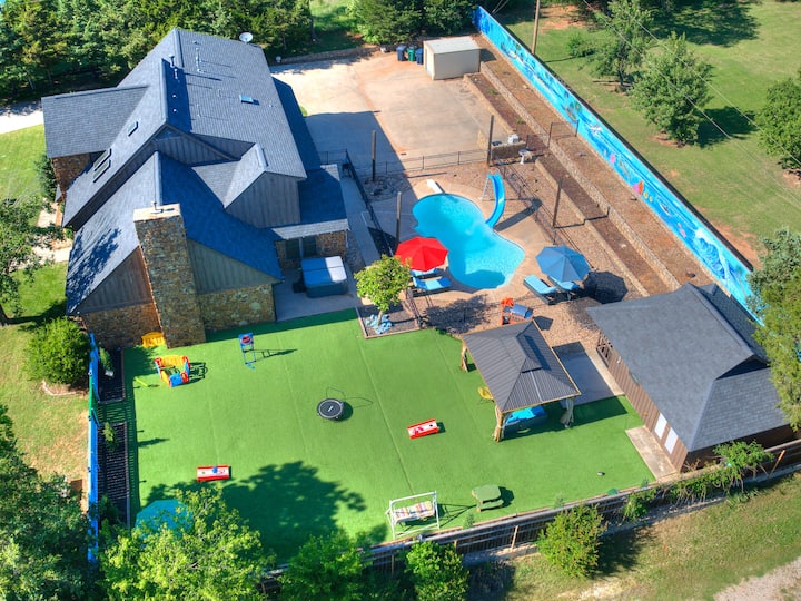 The Villa @ South Lakes(heated Pool/hot Tub/games) - Oklahoma City, OK
