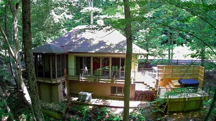 Satori Cottage Private, Stream Side Getaway! - Ligonier, PA