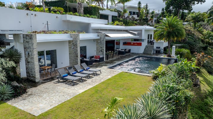 La Roca Villa: 4br, Pool Table, Jacuzzi & Views - Cabarete