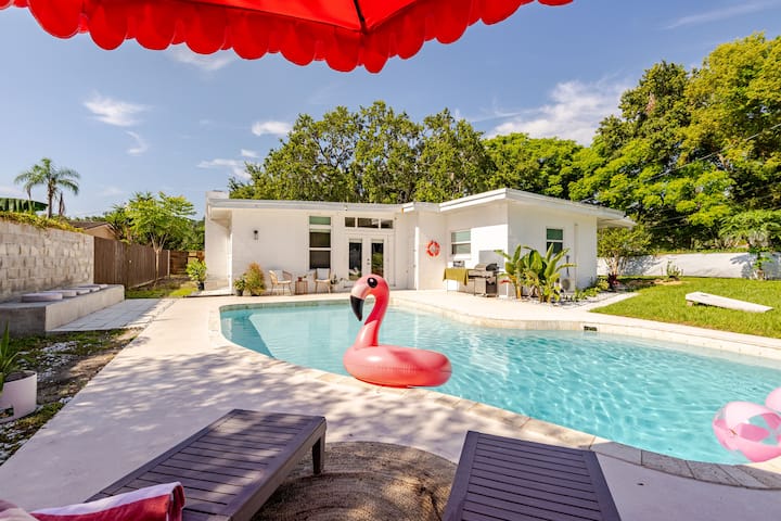 Orlando Oasis: Private Pool Home - Camping World Stadium - Orlando