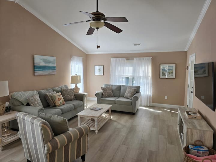 Off Course-relaxing 2nd Floor Condo With Golf View - Pawleys Island, SC
