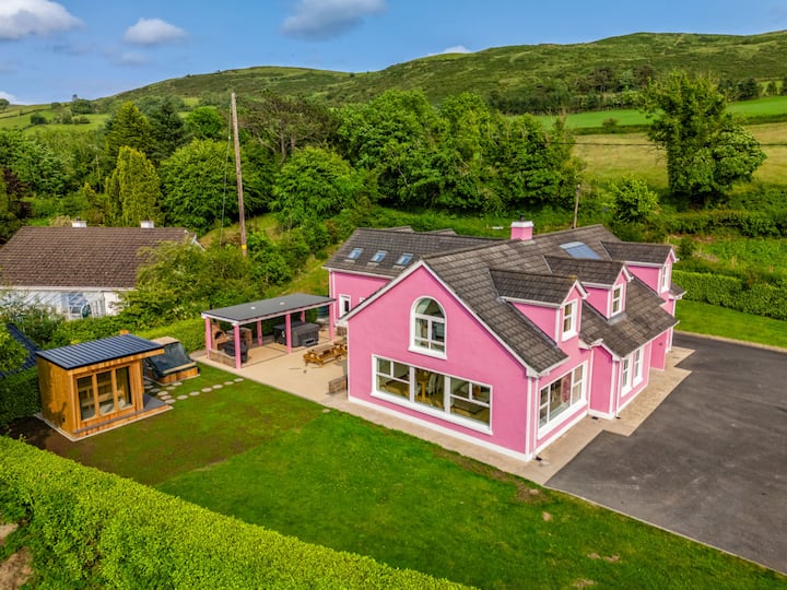 Lilys Pink House - Newry