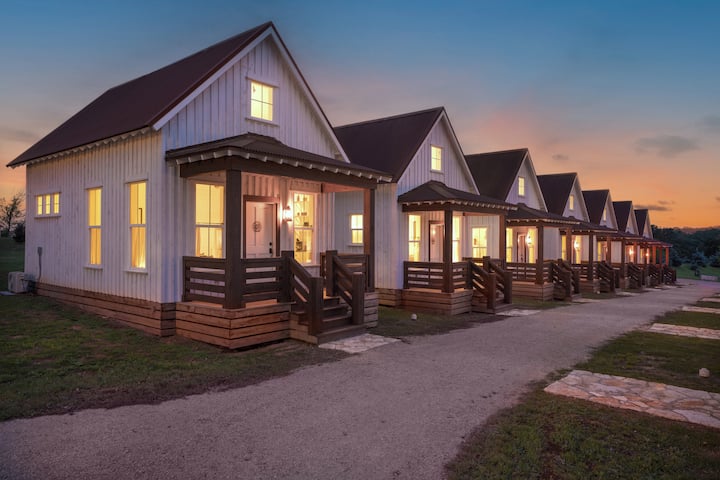 Family Cabin Row Home-cedar Break At Howard Ranch - Dripping Springs, TX