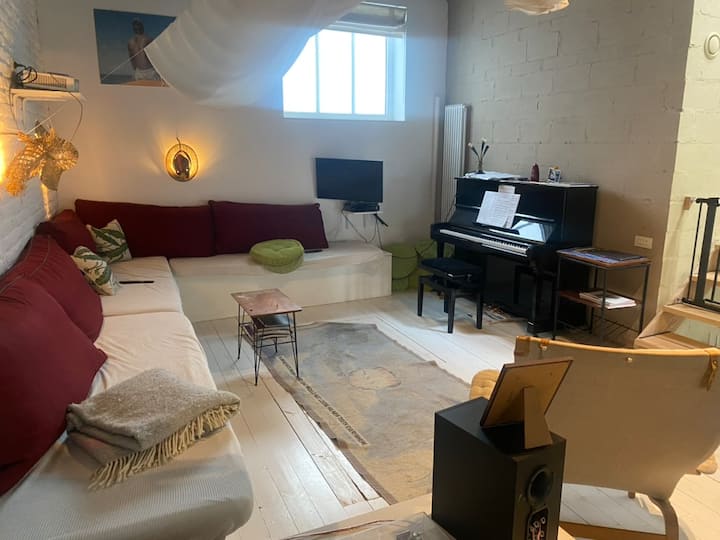 Beautiful Family Home In Molenbeek- 5 Bedrooms - Bruxelles