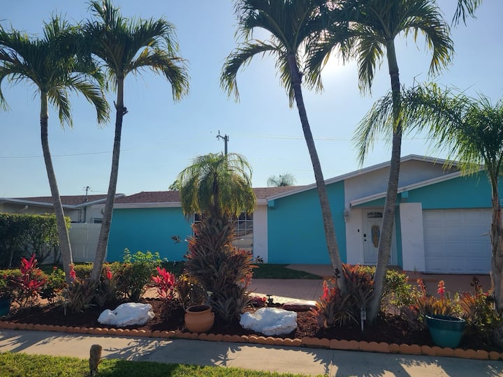 Modern Home With Heated Pool. Flexible Check In. - サンライズ, FL