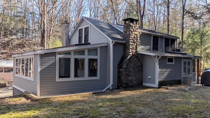 Modern Lake Home In The Berkshire Woods - 몬트레이