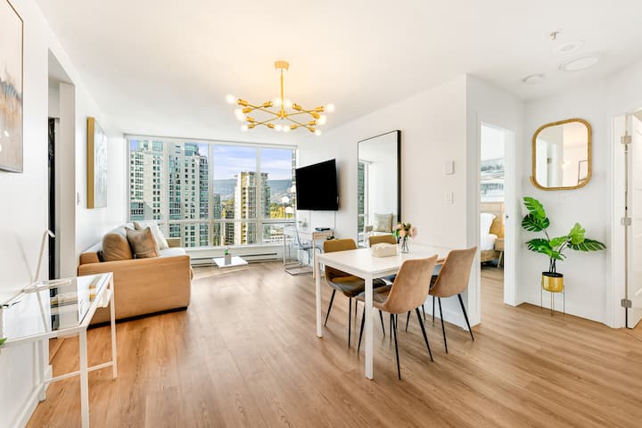 Relaxing Getaway |Water View| Steps To Seawall! - Vancouver