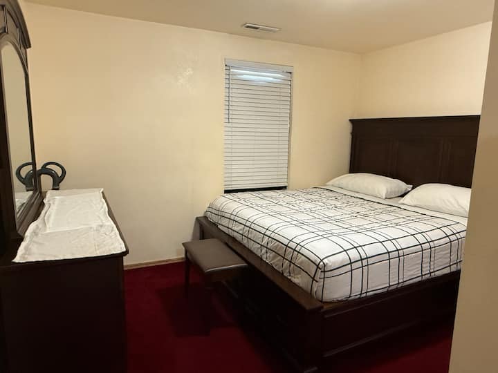 Private 3br Home: Two Living Areas - Yakima, WA