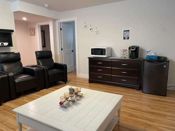 City Hideaway: Your Home Away From Home! - Halifax, NS, Canadá