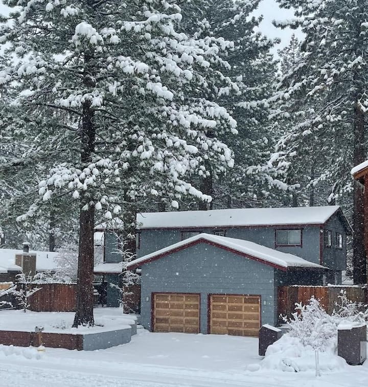 4 Br 3full Bath Home In Prime South Lake Tahoe, Ca - South Lake Tahoe, CA