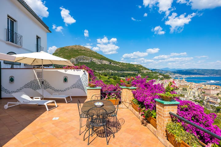 Seaview Villa With Garden Terrace And Parking Spot - Salerno