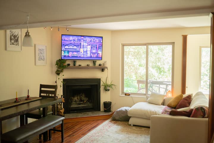 Entire Spacious Central Boulder Condo - Boulder, CO