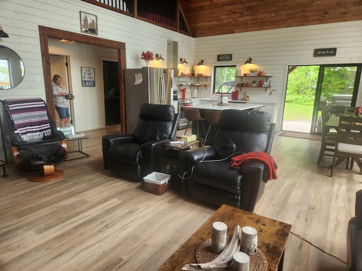 Cottage On North Lake - New Brunswick