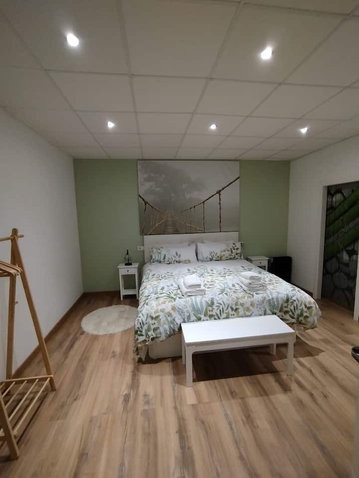 Apartamento Nuevo 5km Centro

Aeropuerto  10 Min - Málaga