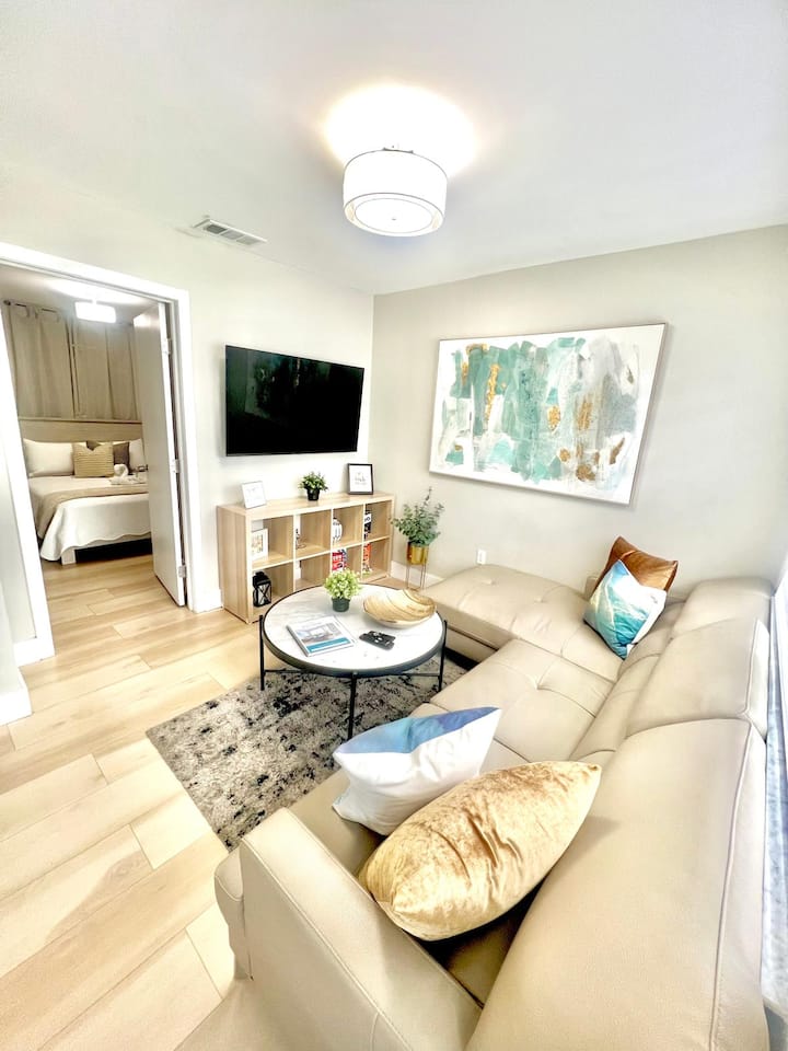 Modern 3bdr/top Location/terrace/10 Min Airport - Miami, FL