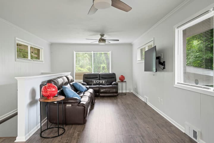 Let The Good Times Roll/ Spacious Retreat 4be 3ba - Atlanta, GA