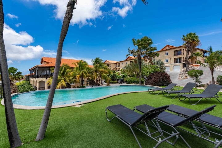 Luxury 3-bdrm Condo - Golf Course View In Blue Bay - Curaçao
