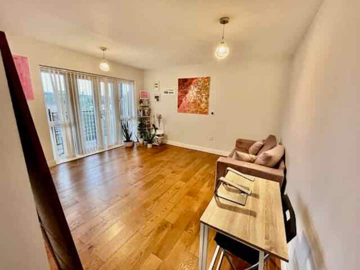 Quiet Newly Refurbished 1 Bed Flat By The Park - London