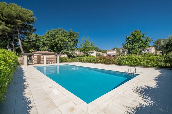 Villa Antibes | Belle Maison En Domaine Privé - Vallauris