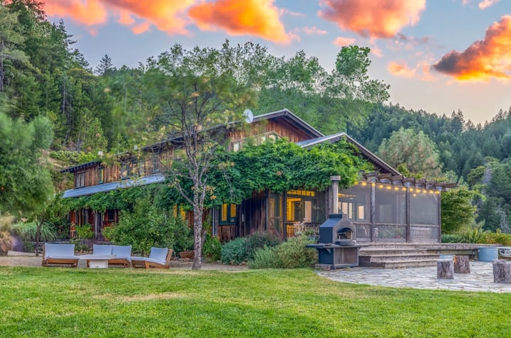 Mountain Retreat On 90 Acres: Stars & Sunrises - Napa Valley, CA