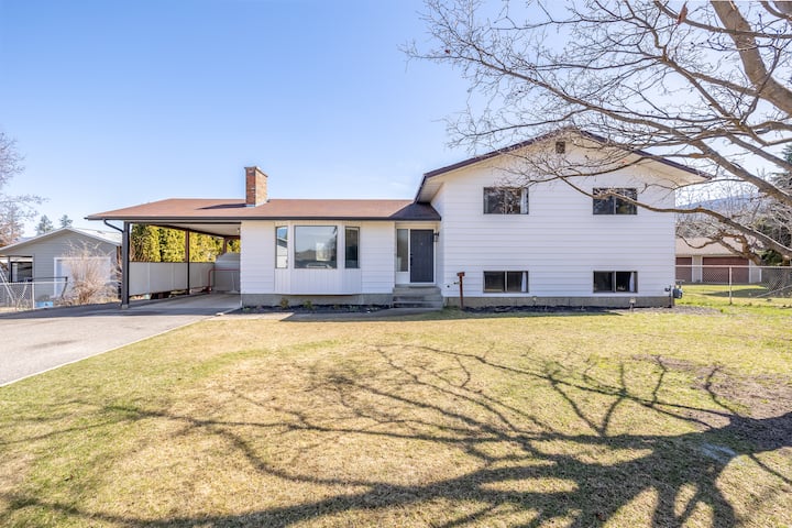 Quiet, Mountainview, Country-in-the-city Home - Kelowna