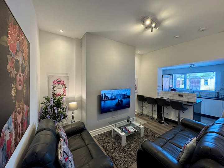 Jackson's Modern Retreat. Close To Tynemouth - サウス・シールズ