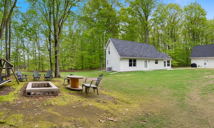 Stunning Family Cabin. Near Wheeler Lake. Private! - Mountain, WI