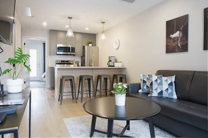 Cozy Mountain Retreat | Pool, Hot Tub & Near Banff - Canmore