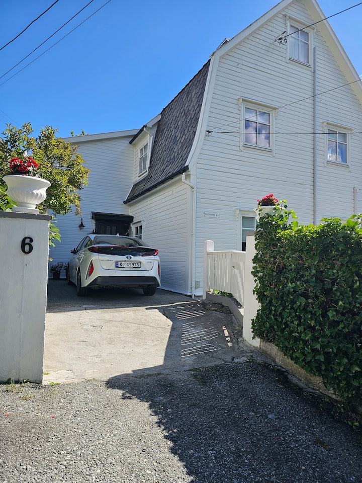 Apt -12 Minutes To Downtown By Lrt With Parking - Bergen