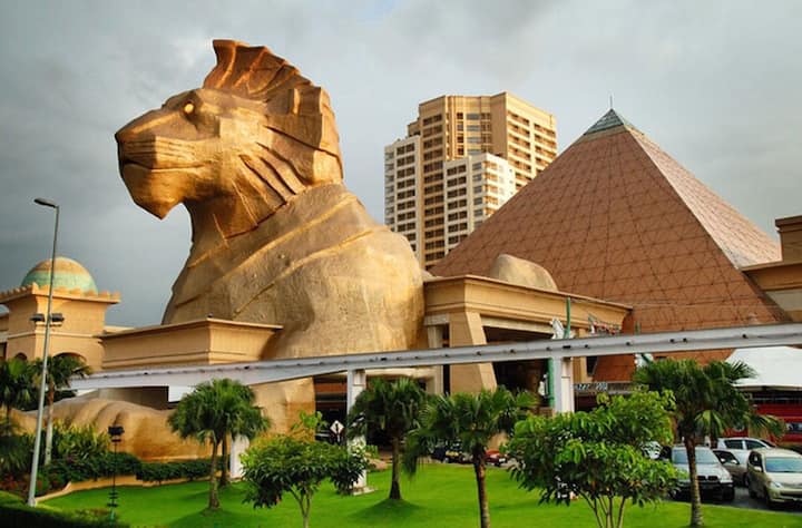 Sunway Poolside Retreat With Luxe Facilities - Subang Jaya