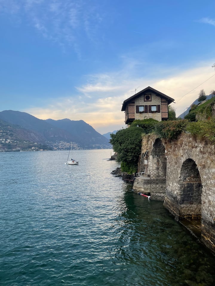 Charming Apartment In Como Center, Private Parking - Como