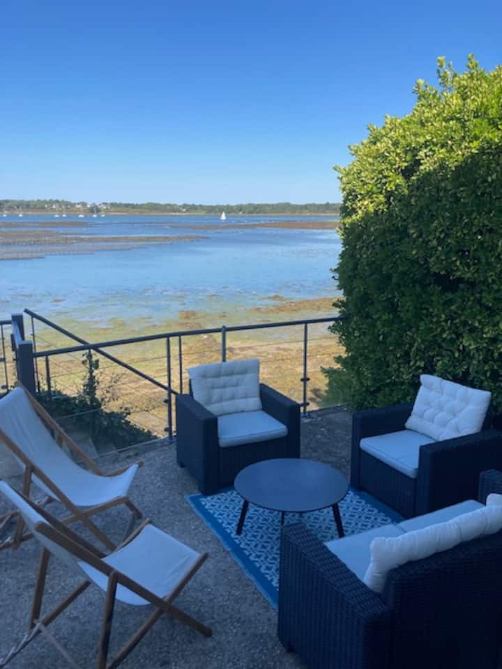 Bord De Mer Maison De Pêcheur Les Pieds Dans L'eau - Bono