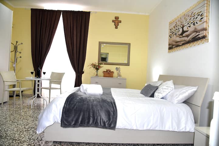 Spacious One Bedroom Apartment In Taranto - Tarente